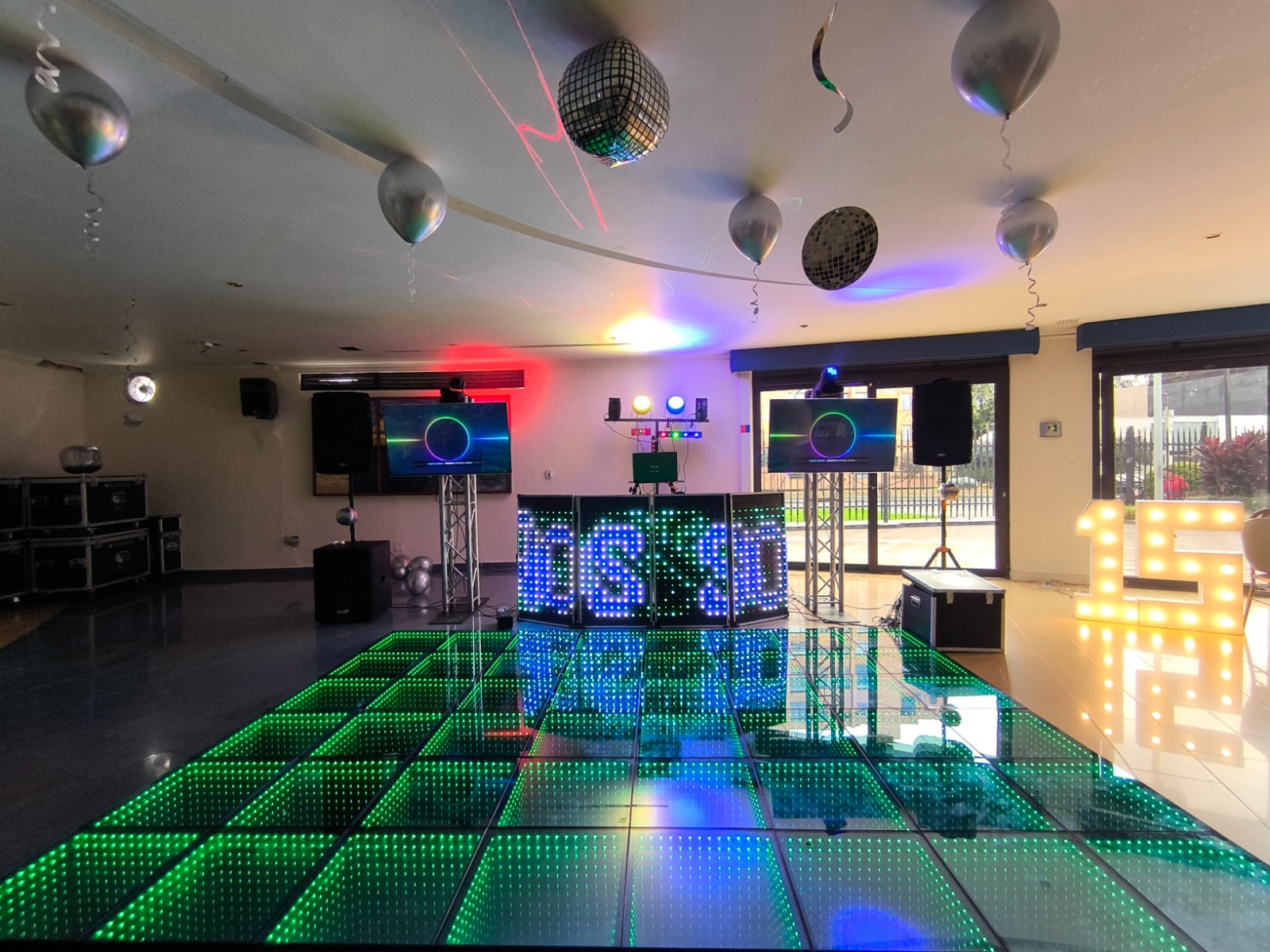 Alquiler de Pista LED en Bogotá | Ilumina tu Evento con Estilo